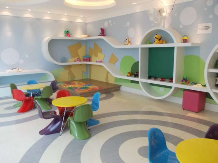 Piso Vinílico Infantil - Portas de Madeira (Entrada, Sala, Banheiro e ...